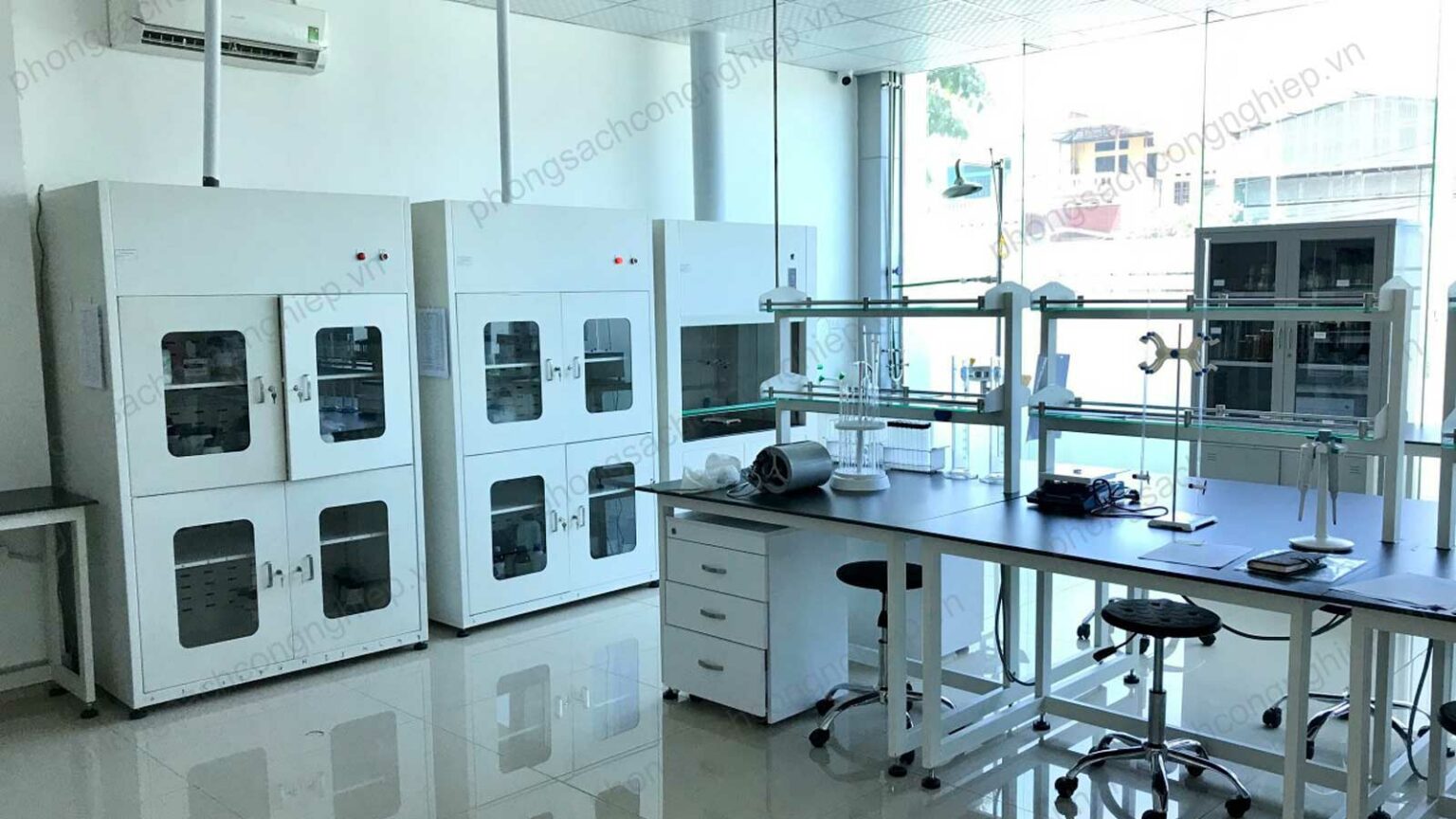 Tủ đựng hóa chất model HPTL – FH 1000 - đạt chuẩn quốc tế